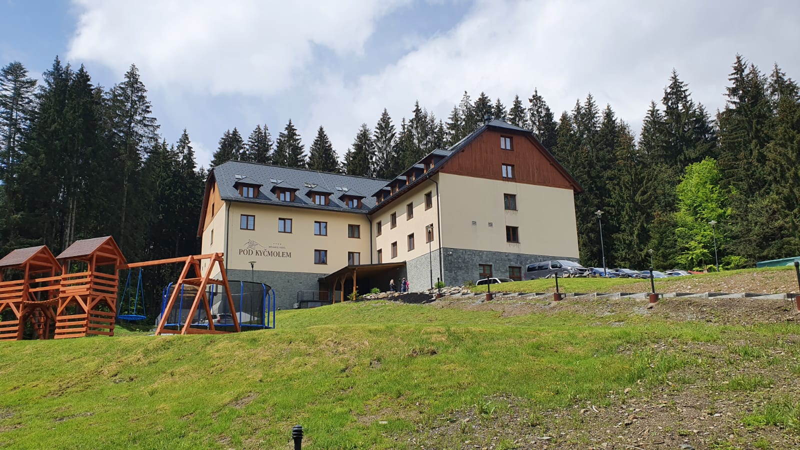 Zámek Ropice - Wellness hotel Pod Kyčmolem